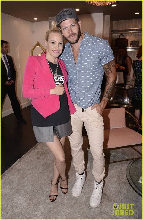 Sami Miro Shares Revealing Cleavage Selfie On Instagram Photo 3427345