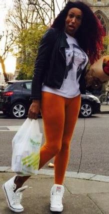 Suzana Holmes Three Legged Ts Photo Ashemaletube Com