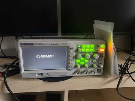 Oscilloscope Has Fault Lights Other Electronics And Computers In