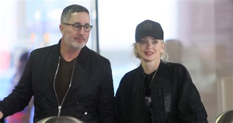 Anna Faris Arrives Back Home In L A With Husband Michael Barrett