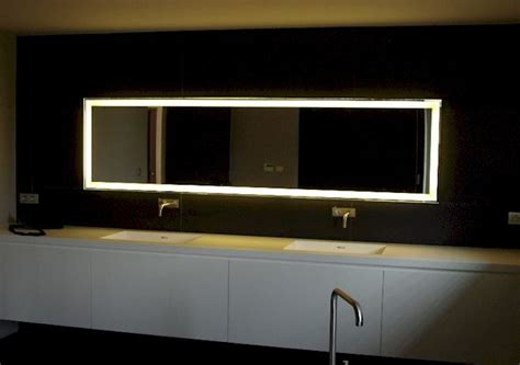 Grote Badkamerspiegel Met Led Verlichting Rondom Ge Ntegreerd Spiegel X Cm