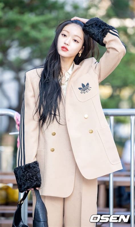 사진 유아머리카락을 넘기며 고혹적으로 아이돌24시 네이트 연예