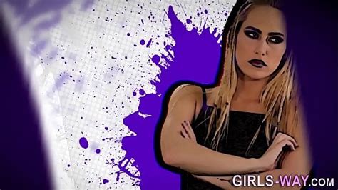 Pint Sized Babe Gets Down And Dirty With A Sultry Lip Lock 0615