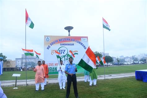 Padma Lakshmi Sets The Internet On Fire With Her Sex Symbole Image Bewitching Sacharachar