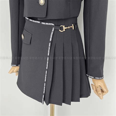 르시앙 테두리 영어 알파벳 레터링 금장 장식 플리츠 랩 치마 미니 스커트 안감 바지 에이블리