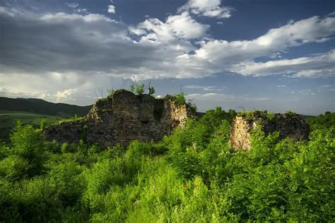 Բազաբերդ Ամրոց Չախալաբերդ
