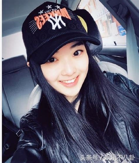 中國花樣滑冰運動員李子君美麗私房照 每日頭條