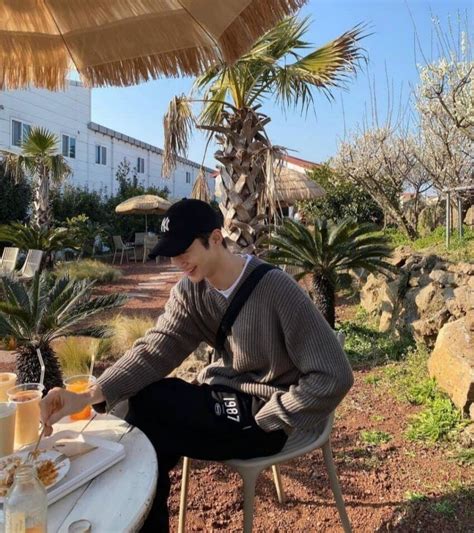 Top Trending Actor Byeon Woo Seok And Model Jeon Ji Soo Tied Up In Lovestagram Rumors Agency