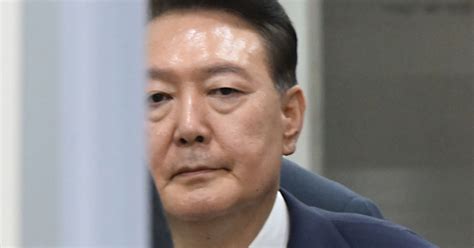 윤석열 속옷만 입은 채 바닥에 드러누워 체포 거부특검팀 물리력 행사 예정 고지