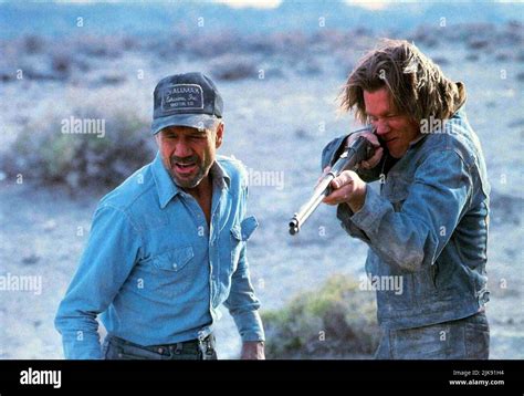 Fred Ward And Kevin Bacon Film Tremors Usa 1990 Characters Earl