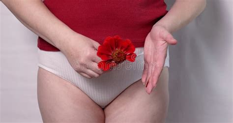 Aesthetic Visualization Of A Woman S Menstrual Cycle Stock Video