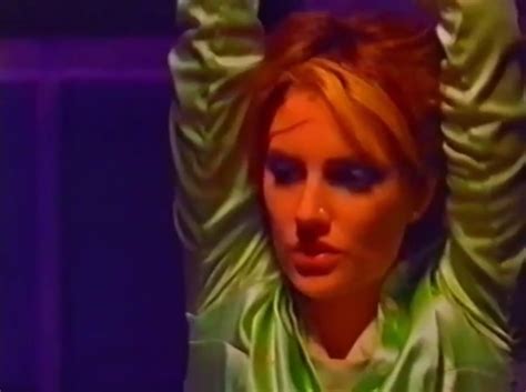 קשירות בקולנוע וטלוויזיה — Bombshell 1997 Madchen Amick I Believe