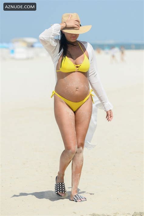 Tyla Carr Sexy Pregnant Love Island Star Takes A Stroll On The Beach In Dubai Aznude