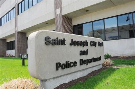 Emily Hackworth Chosen To Be St Josephs Next City Manager Newsbreak