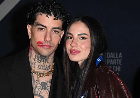 Giulia De Lellis Incinta Le Foto Con Tony Effe Fanno Discutere