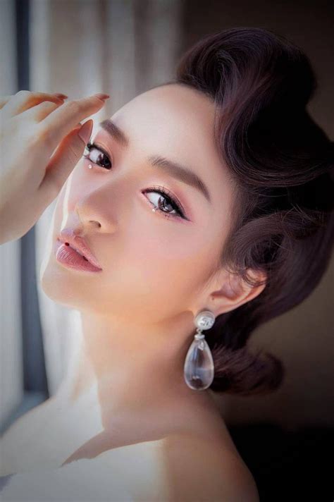 Đạo diễn Gái Già Lắm Chiêu thương xót trước tin phù thủy trang điểm Minh Lộc qua đời Đây là