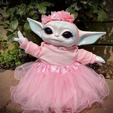 معرفی میکنم کراشم بیبی یودا یا همو گروگو عاشقشممم این شخص عکس ویسگون