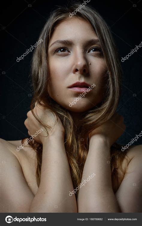 Over The Shoulder Pose Art