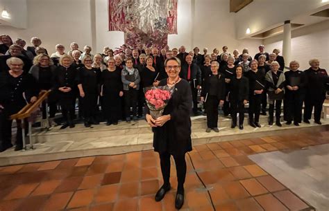 Julegleden Tønsberg Torill Ble Rørt Og Målløs Da Koret Overrasket