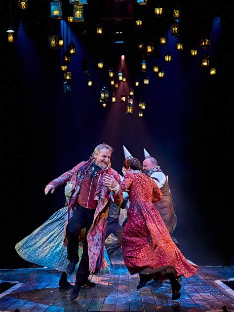 A Christmas Carol At The Old Vic Theatre Review The Upcoming