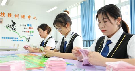 中國教育｜強化職業教育 讓技能之花絢爛綻放 中青時評