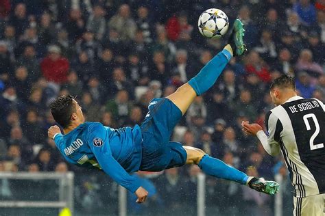 Pin By Dwaraka007 On Cr7 Ronaldo Cristiano Ronaldo Bicycle Kick