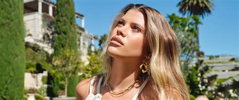 Sofia Richie L Officiel Brazil Shoot 2k Wallpaper Download