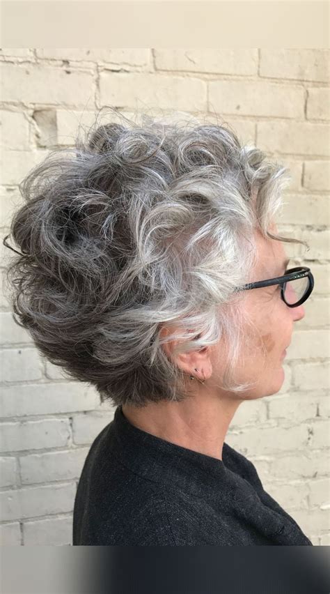 Really Short Wavy Hairstyles With Glasses