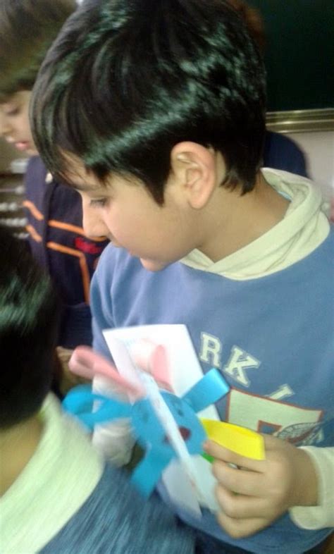 მინდვრის ყვავილები დედის დღე ჩვენს კლასში