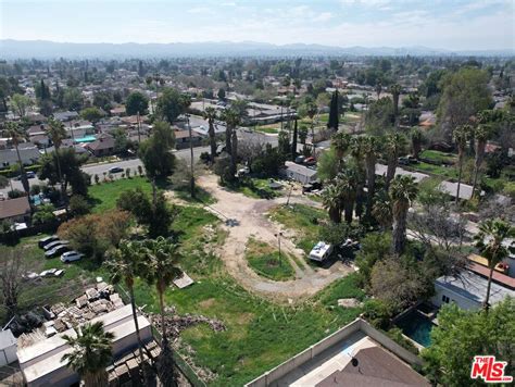 18937 Saticoy St Reseda Ca 91335 Trulia