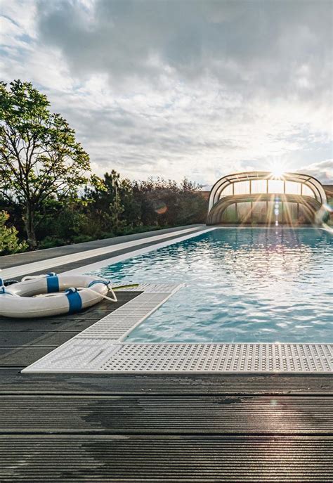 Overflow Pool Swimming Pool Manufacturer