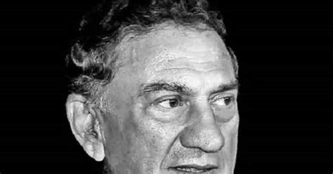 What Happened When A Female Fan Kissed Cricketer Abbas Ali After Entering The Field