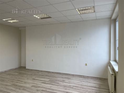 Top Reality Kancelária Na Prenájom 30 M2 Brnianska Ul Trenčín