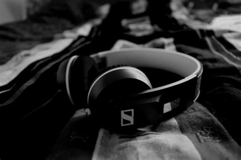 무료 이미지 검정색과 흰색 과학 기술 사진술 간단한 기계 장치 검은 단색화 헤드폰 안경 오디오 장비 흑백