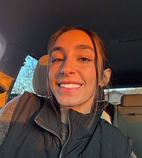 Elizabeth Mkrtchyan 🇺🇸 Me And Mine