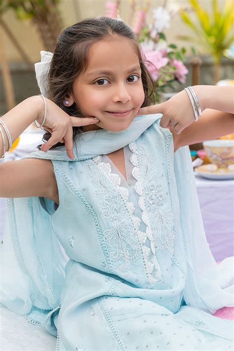 Fatima Khan Official Mini Aria
