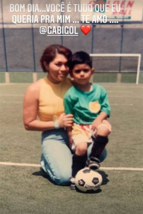 Mãe De Gabigol Presta Apoio Ao Jogador Após Dentenção Em Cassino Clandestino Tudo O Que Eu