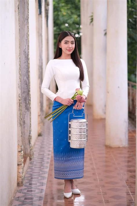 សុភាពនារីខ្មែរក្នុងថ្ងៃភ្ជំបិណ្ឌ💞 សិទ្ធី នីកា Beautiful Khmer Actress Cambodian Wedding