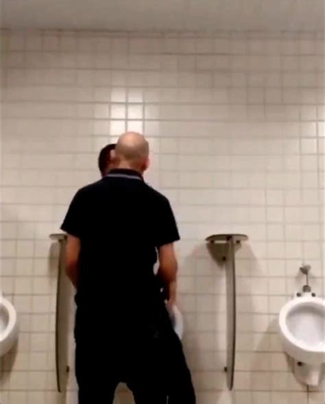 Spying On Public Cruising Toilet Compilation In Italiano