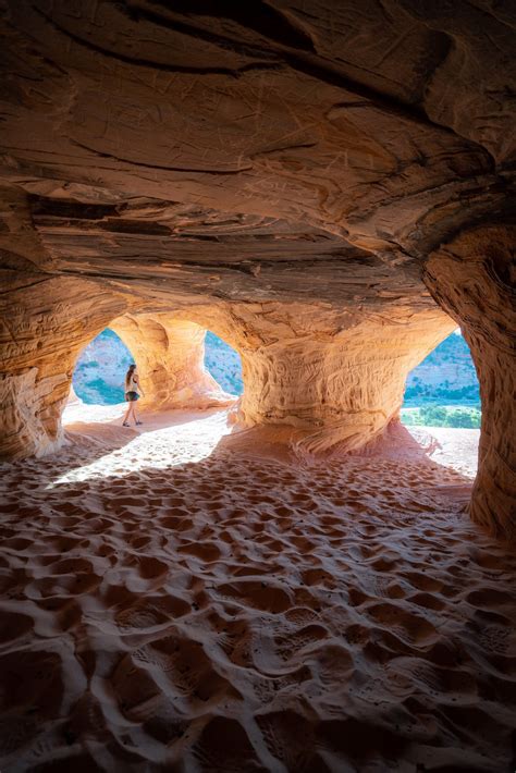 Hiking The Moqui Sand Caves Trail In Kanab Utah Kanab Utah Zion