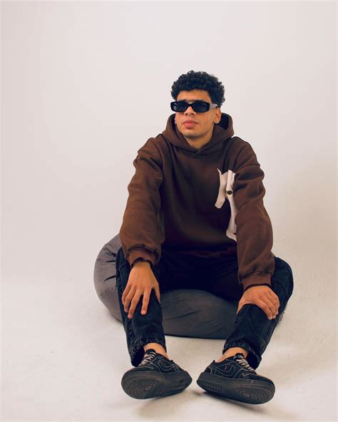 Instagram Video By Hassan🤪 • Feb 9 2025 At 1204 Pm