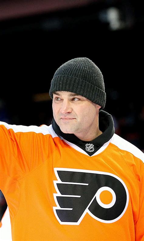 Reconciled With Flyers Eric Lindros Set To Join Teams Hall Of Fame Fox Sports