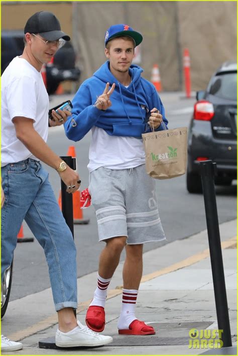 Justin Bieber Will Not Face Criminal Charges For Car Accident Photo