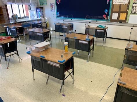 Free 3d File Desktop Plexiglass Holder 😷 ・object To Download And To 3d