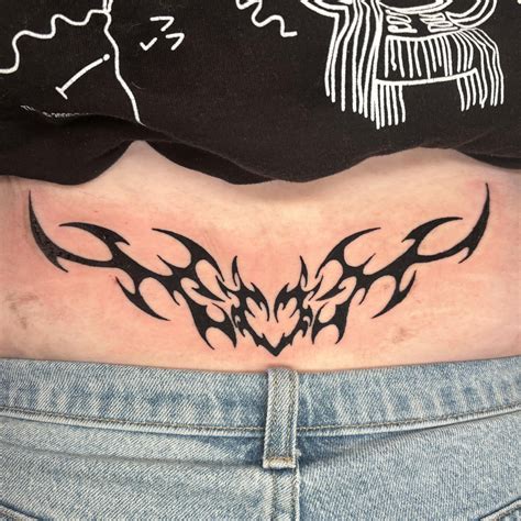 Tatuajes Tribales En La Espalda Baja