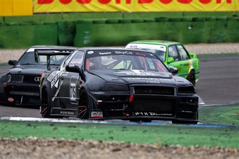 Roland Und Sebastian Asch Stehen Auf Pole Tourenwagen Golden Ära