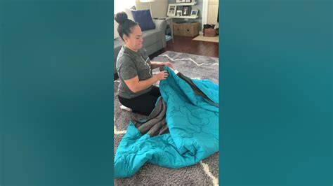 Two Easy Ways To Fold Your Blankets Into A Pocket Fold To Save Space