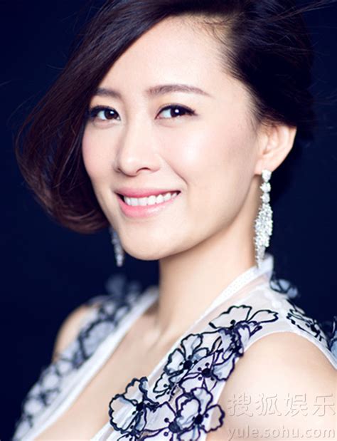 张静静唯美写真曝光 淡然雅致气质迷人