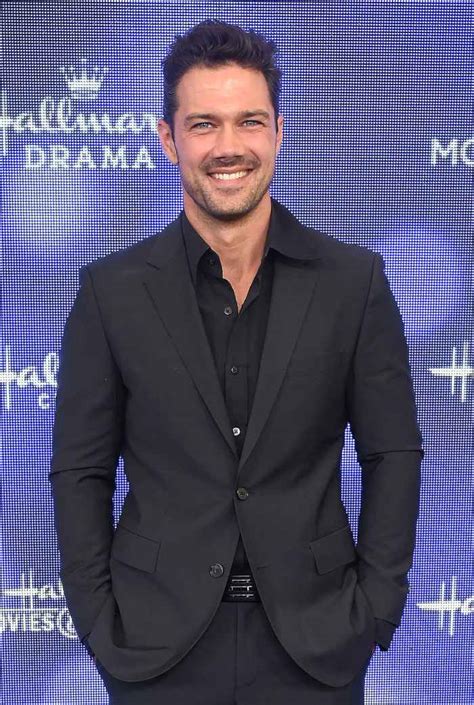Ryan Paevey 5 Things About Hallmarks ‘two Tickets To Paradise Star