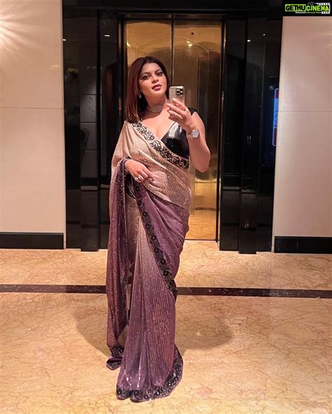 Sneha Wagh Instagram Last Night I Was In Love With My Saree More Than Myself 💝